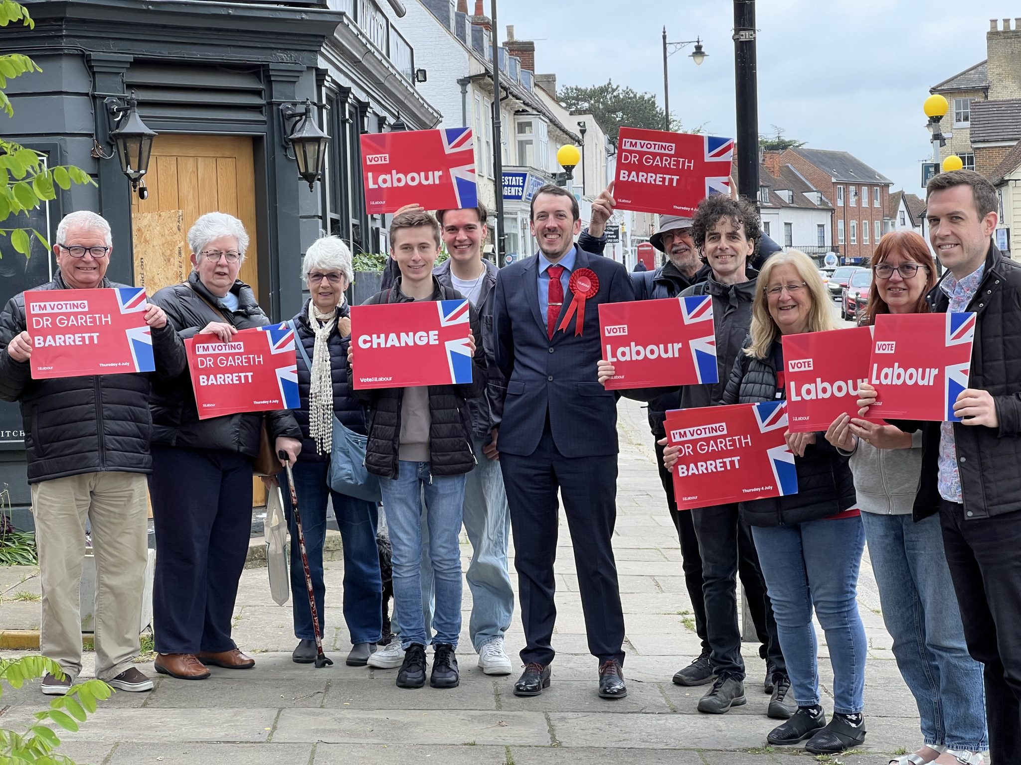 Dr Gareth Barrett meets local campaigners in Ongar – Brentwood & Ongar ...